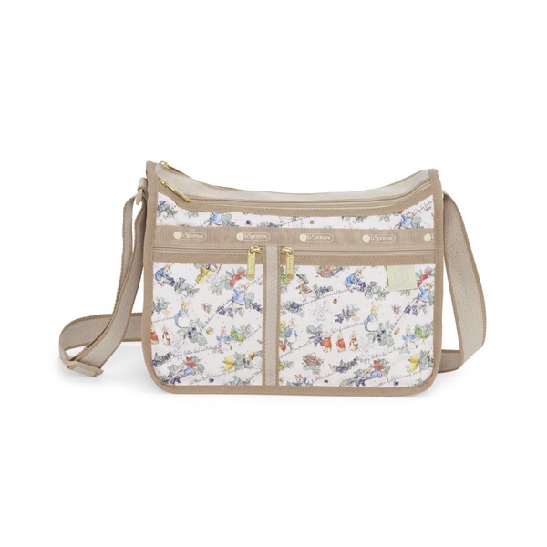 童年回憶湧現「彼得兔PETER RABBIT x LeSportsac」粉嫩手拿包、多夾層化妝包開賣囉!