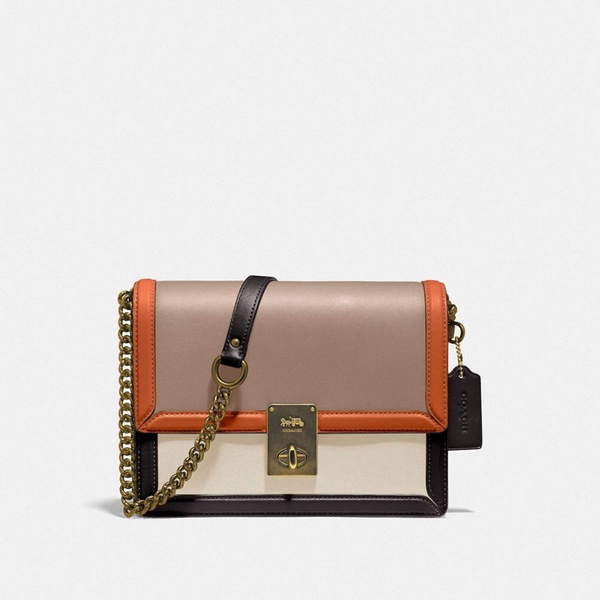 Coach下一個爆款預約！2020全新復古「Hutton哈頓小方包」快來看雪炫怎麼背！