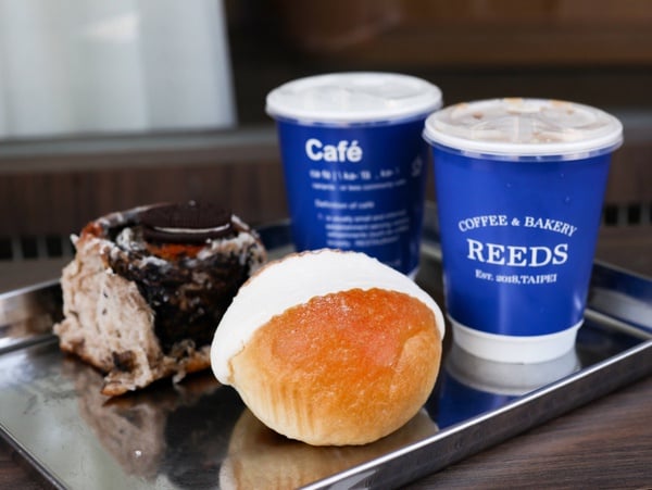 OREO肉桂捲超欠吃！REEDS CAFE插旗中山，蓮花餅乾拿鐵、生乳包這邊才買得到