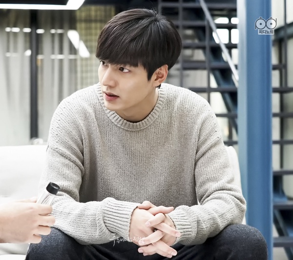 網議「韓劇不會有的情節」有錢的朴信惠、人生順利李準基、沒女人緣的玄彬，真演不了