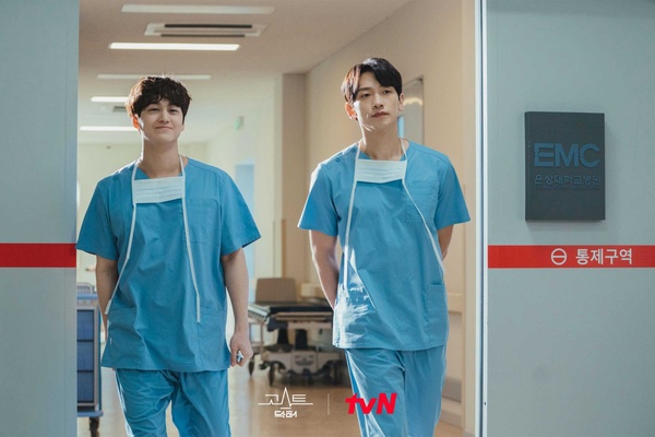 2022 tvN韓劇「首播收視」TOP10！《小女子》輸《我們的藍調》，《王后傘下》真的好狂