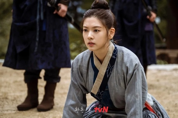 2022「tvN韓劇」收視排行TOP8！《還魂》輸給《小女子》，《王后傘下》結局衝上冠軍！