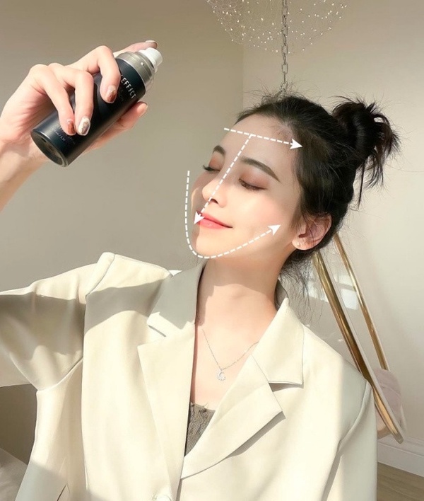 不試會捶心肝!明星化妝師「反向底妝畫法」教學,換個步驟底妝輕透又高級、零斑駁卡粉
