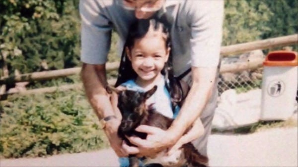 Blackpink Lisa從小美到大舊照合輯！龐大IG粉絲數獲金氏世界紀錄，吃不胖體質靠這招