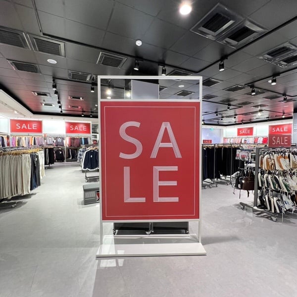 台北平價服飾挖寶！NET outlet「大安拍點」超殺優惠1件不到百元！