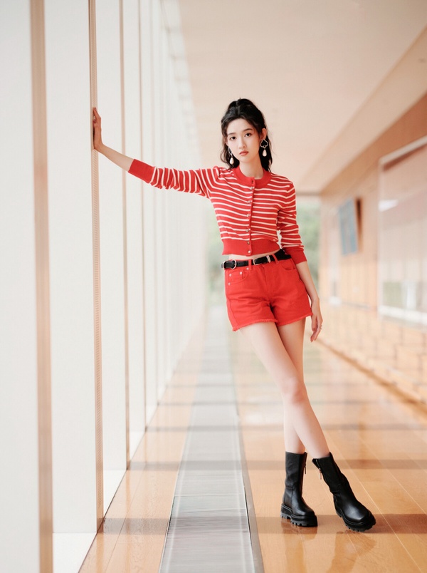 陸劇95花9位隱藏版美腿女神！王楚然&虞書欣是腿精，161cm趙露思同框172cm關曉彤太慘了