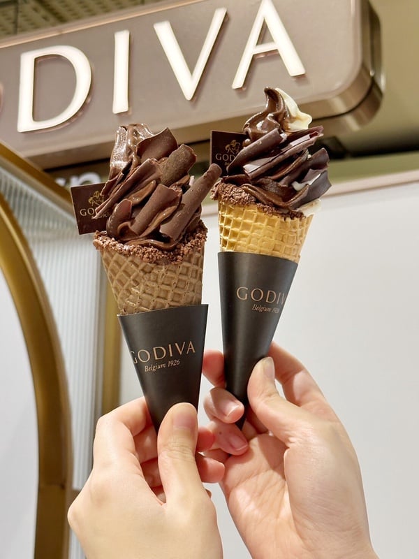 GODIVA霜淇淋優惠！GODIVA新光三越A8新開幕，巧克力聖代必吃再享GODIVA霜淇淋優惠免費