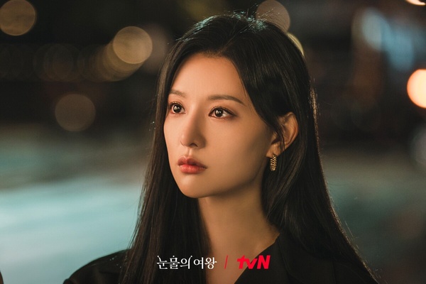 《淚之女王》幕後秘密！郭東延李主儐戲外差更多歲，金智媛看到離婚協議書也覺得很傷心