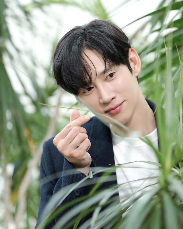 《魷魚遊戲2》朴成焄的10件事：為了金秀賢出演《淚之女王》，私下超瘋八字算命！