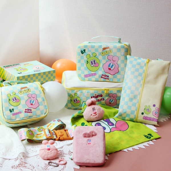 7-11「KINGJUN周邊」全新登場！蠢兔耳機保護套、多功能吊掛收納包、護照套可愛必收