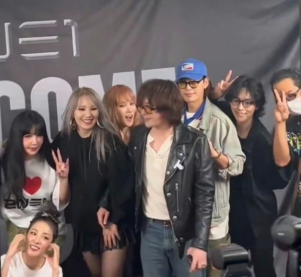 2NE1首爾演唱會眾星雲集：YG Family 重聚超感人，aespa Winter 、NewJeans 變小迷妹！
