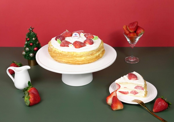 台灣吃得到！草莓季甜點：韓國KITCHEN205草莓蛋糕快閃、LADY M 「草莓起司千層蛋糕」