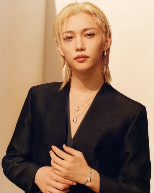 LV x Stray Kids Felix 聯名：2025 Silver Lockit 公益系列登場！價格、開賣日總整理