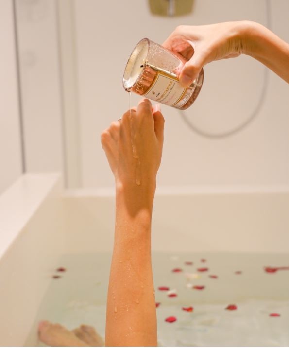 約會助愛攻略「de Balets小巴黎小粉特輯」6款精品級莓果花香噴發粉紅泡泡，男友必撲倒