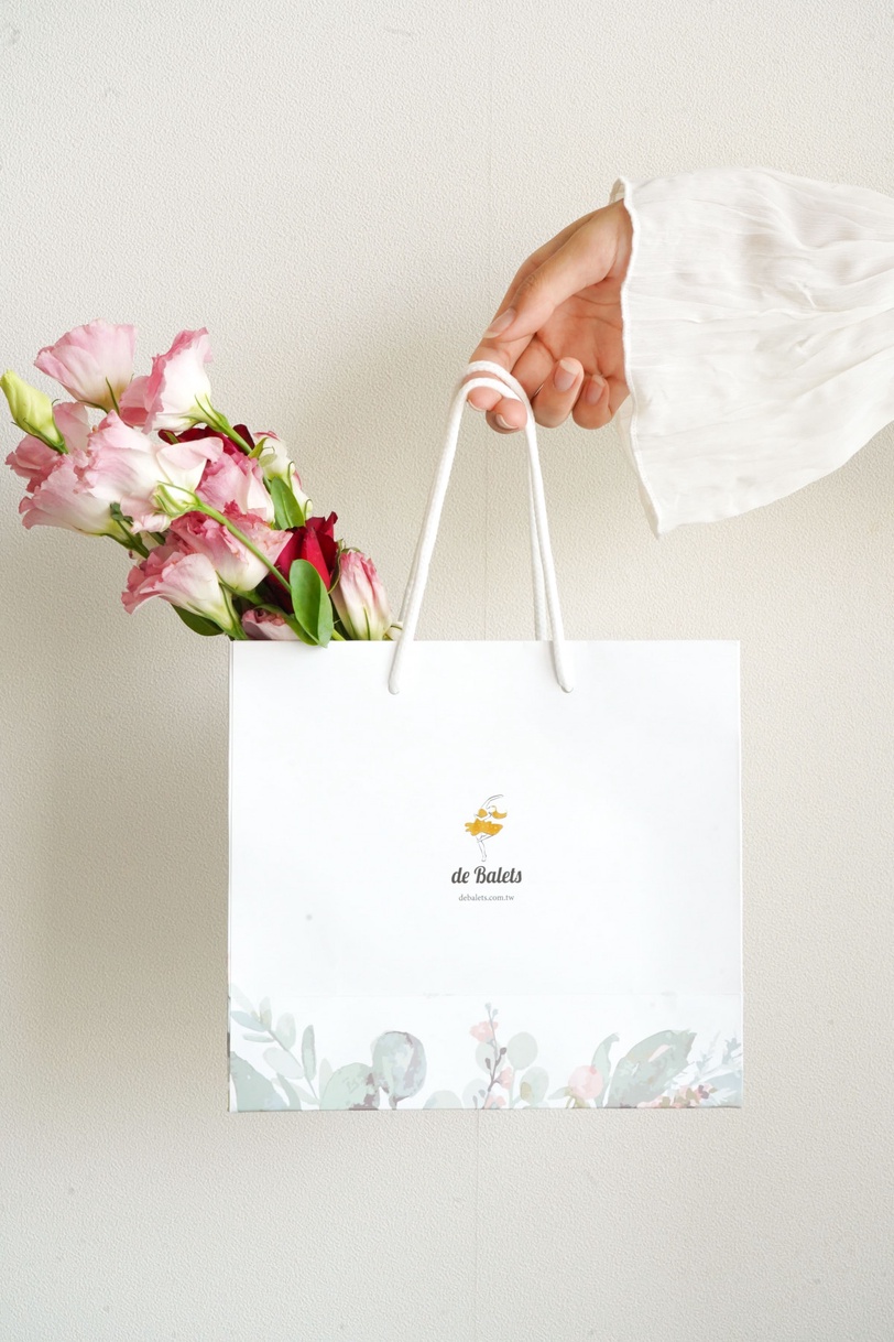 約會助愛攻略「de Balets小巴黎小粉特輯」6款精品級莓果花香噴發粉紅泡泡，男友必撲倒