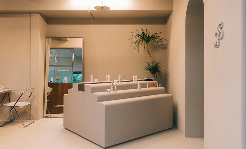 IG爆紅台灣護膚品牌SYS Skin快閃店，提倡超迷人極簡膚感，重回淨透裸光水嫩肌