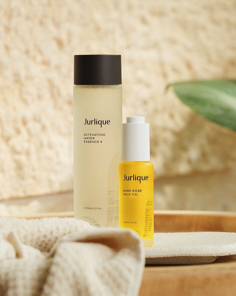 陪你走過40年的溫柔時光，Jurlique以8+2護膚法延續療癒身心純淨之旅！