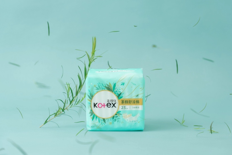 夏日必囤涼感衛生棉「Kotex茶樹舒涼棉」新升級！剛好的3分涼、冰絲表層像穿涼感衣透氣 - BEAUTY美人圈
