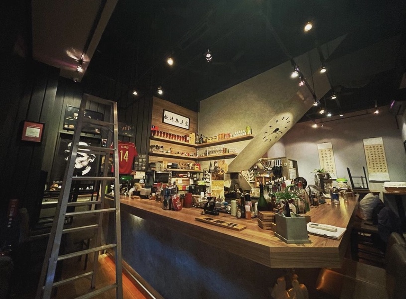 酒鬼必訪！12間「台中特色酒吧」推薦，燈光美氣氛佳，微醺聚會、下班小酌都適合！ - BEAUTY美人圈